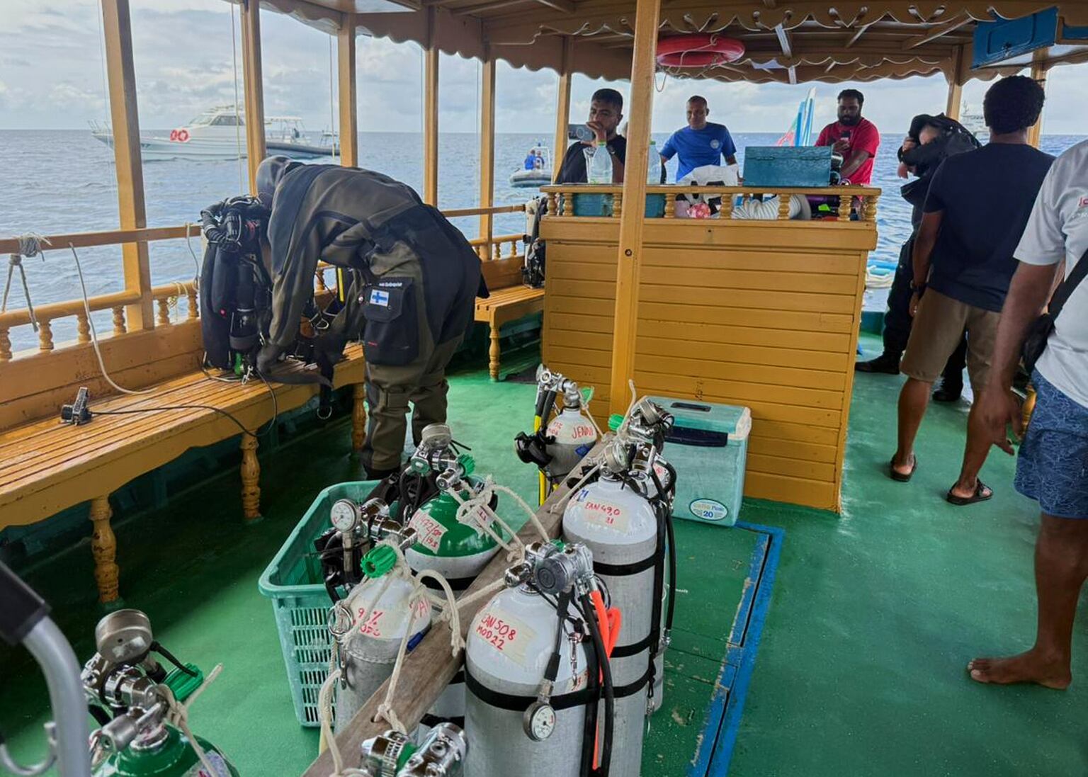 Finnish divers recover remaining two bodies of Italians from Maldives caves