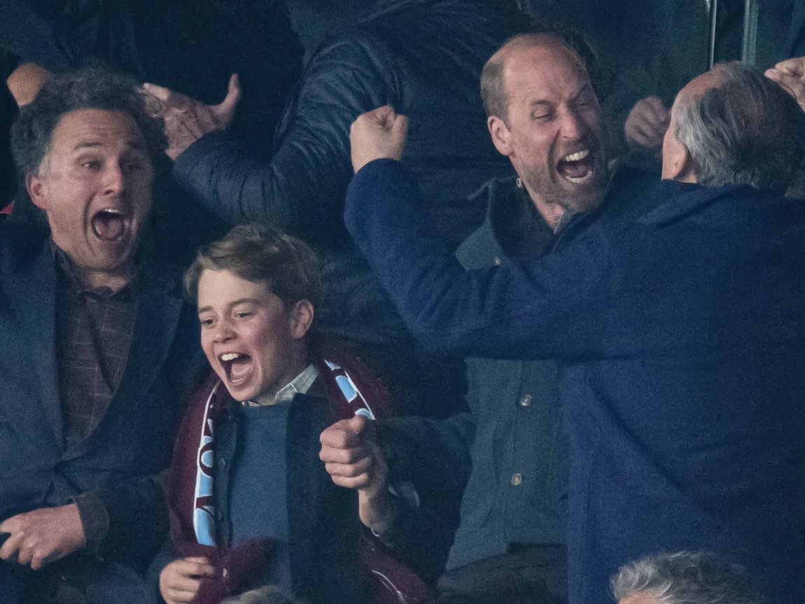 Europa League final in Istanbul: Prince William cheers on Aston Villa