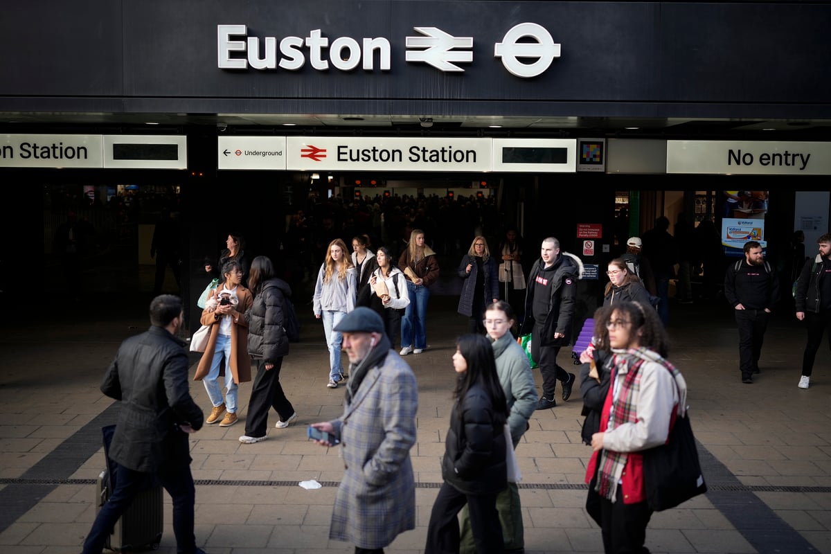 Train strikes over bank holiday weekend set to hit Euston service