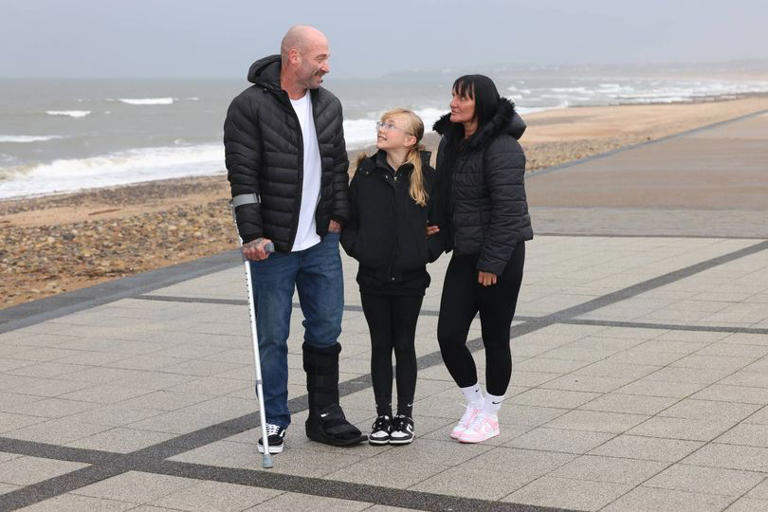 'Hero' dad who saved girl, 10, from rip current off North East coast ...