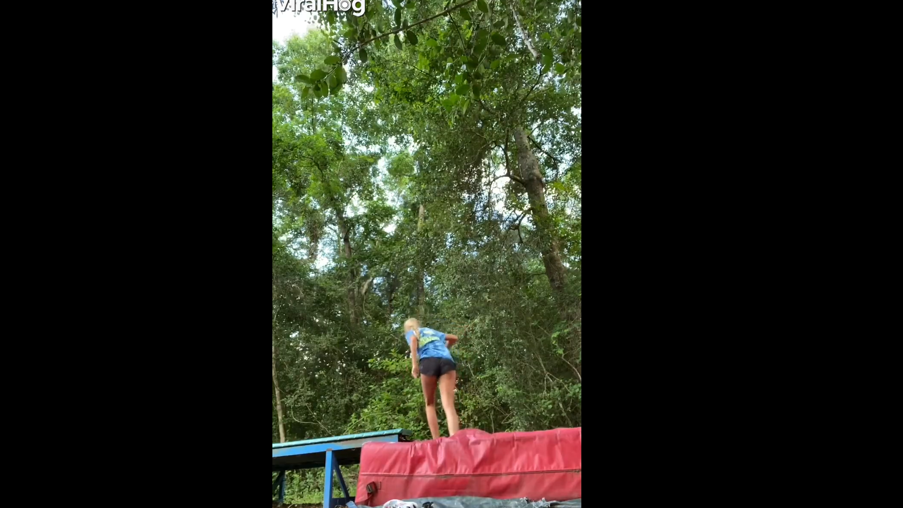 Girl doesn't realize she was bitten by a copperhead snake