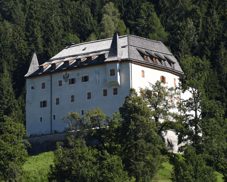 Sensationsfund in altem Schloss: Dieser BH ist fast 600 Jahre alt – so ...