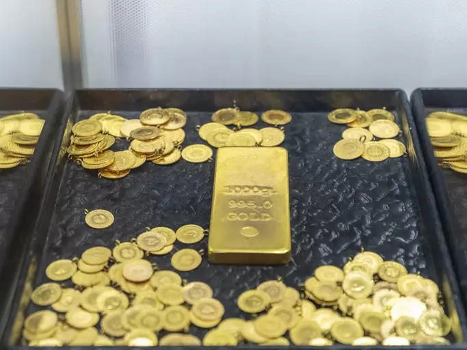 Dev Banka JP Morgan altın tahminini revize etti! İşte masadaki yeni ...