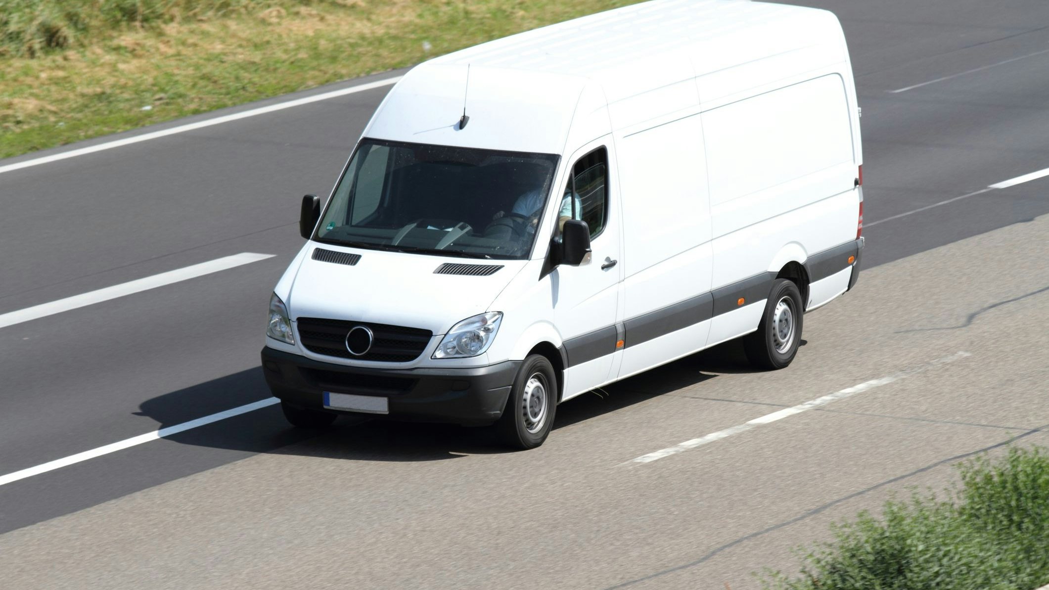 176 km/h! Mann rast mit Transporter vor Polizei davon