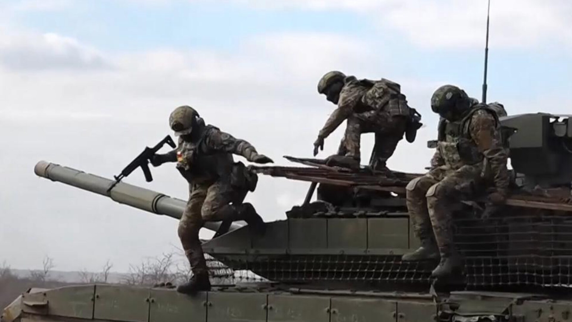 Russland testet offenbar ferngesteuerten Panzer, der sich "wie ein ...