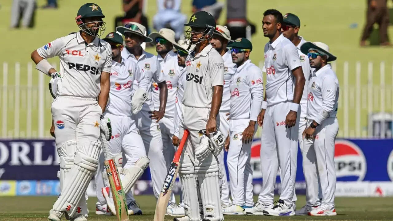 Mohsin Naqvi feeding churan: Pakistan's embarrassing defeat leads to ...
