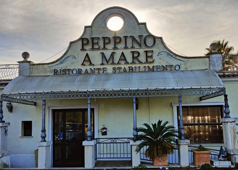 Chiude a Ostia il ristorante vista mare amato da Sandro Pertini, Renato ...