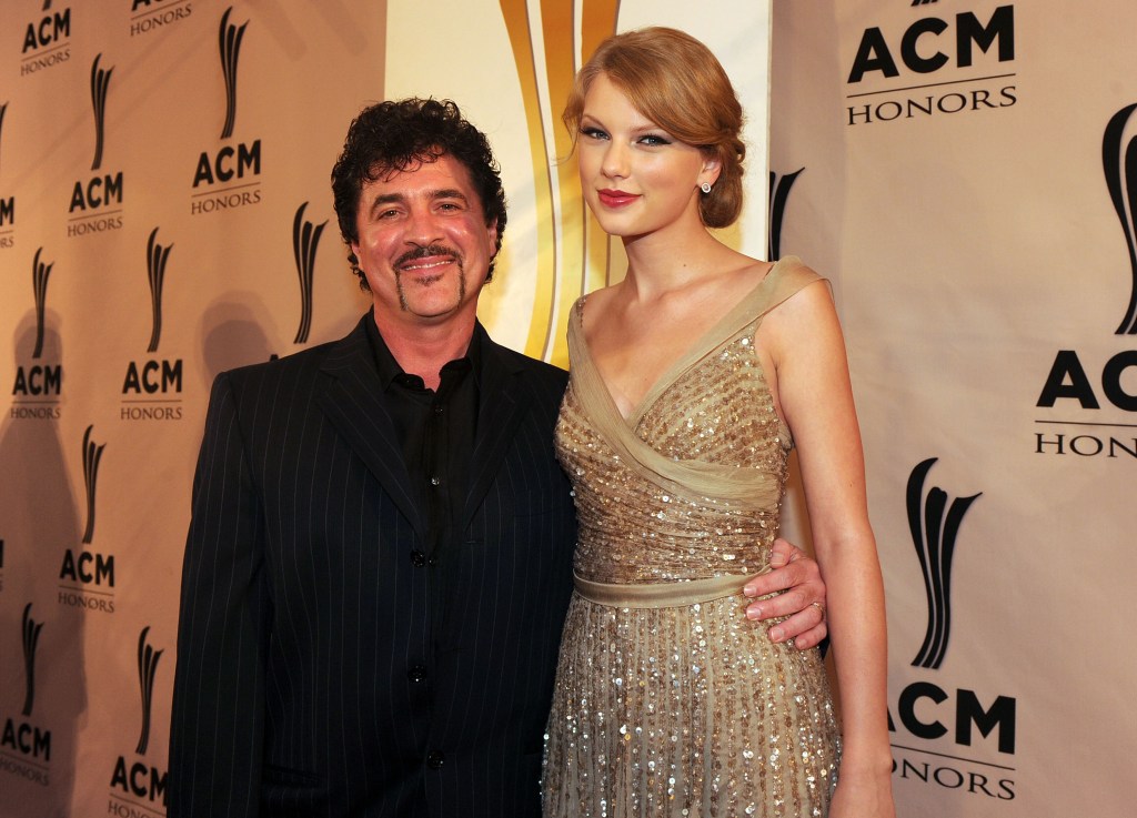 Big Machine CEO Scott Borchetta fires back at graduates booing 'AI ...
