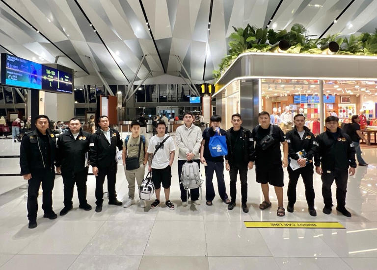 Imigrasi Tangerang Deportasi 19 WNA yang Diduga Terlibat Sindikat Love ...