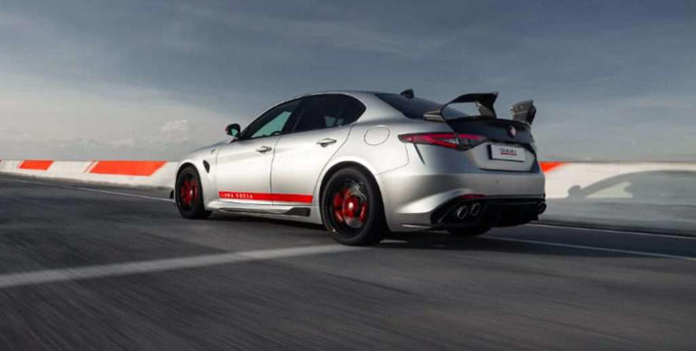 Alfa Romeo Giulia Quadrifoglio Luna Rossa: 140 kg di deportanza e test ...