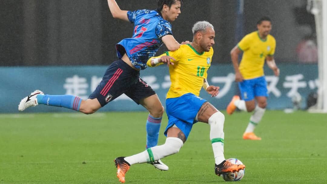 Watch: Neymar mobbed by fans inside public restroom? Truth behind viral ...