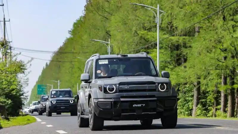 Mencoba iCar V27 REEV di kampung halamannya