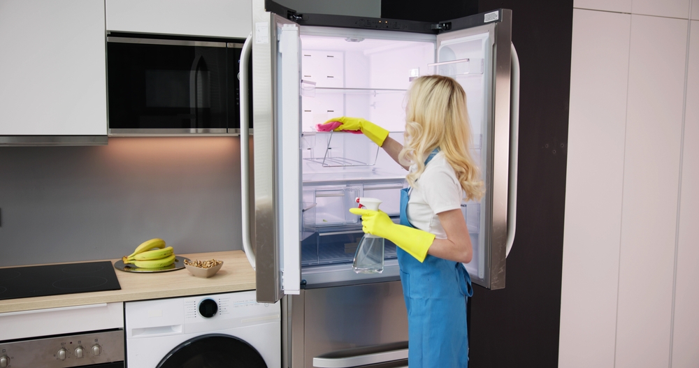 Vinegar cleaning mistake could cost up to $3,000 in kitchen repairs - I ...