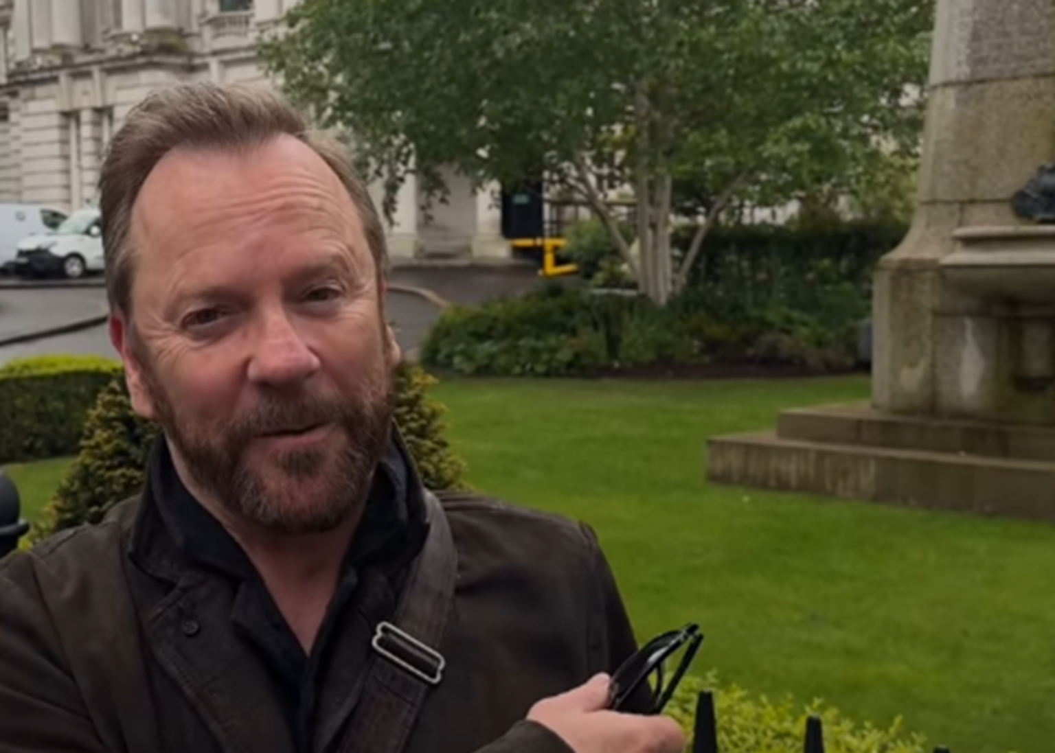 Kiefer Sutherland explores Northern Ireland history before taking to ...