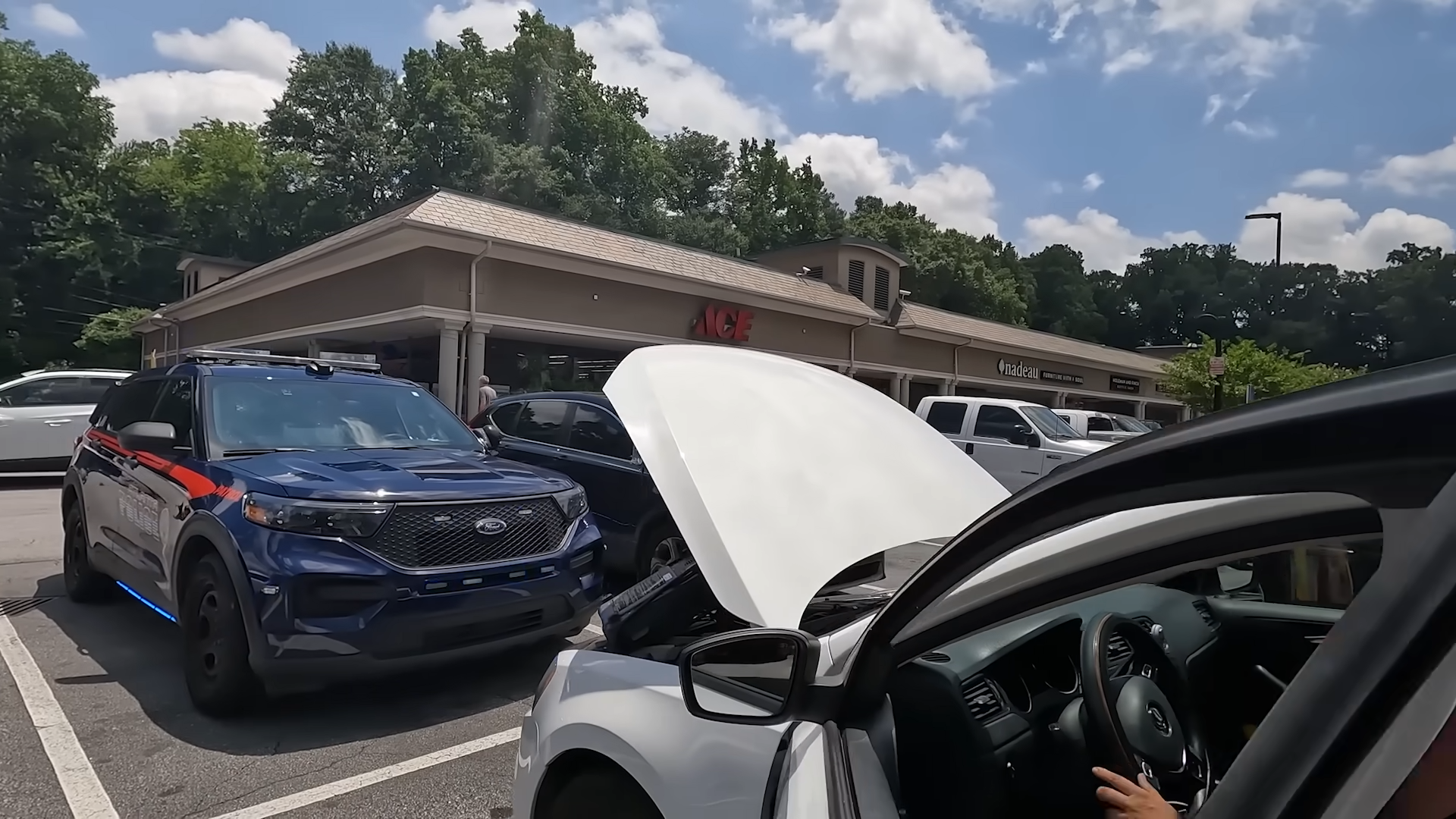 You can't tow it with me inside! - Then police were called