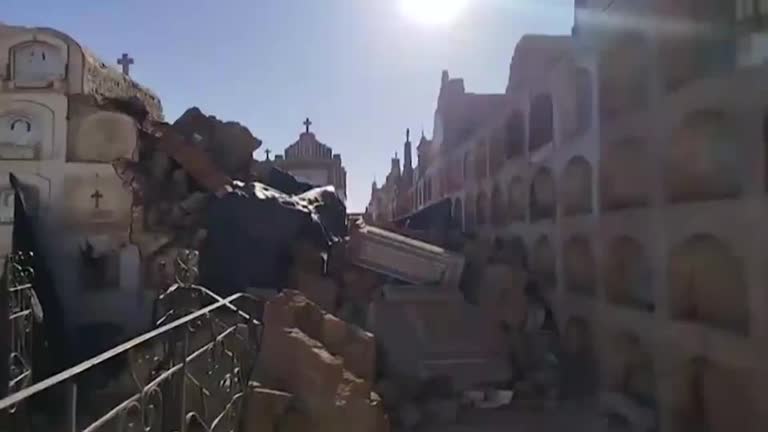 Peru earthquake damages cemetery, exposes coffins in Ica region