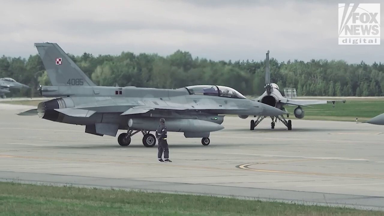 US and Polish pilots stand together on NATO's front line