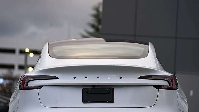 Is Elon Musk's driverless future timeline realistic?