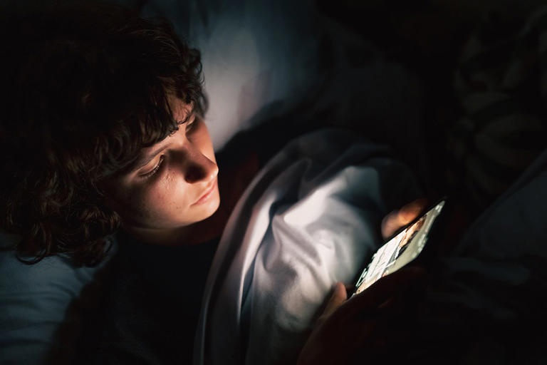 More than half of US teens are losing critical sleep due to smartphone ...