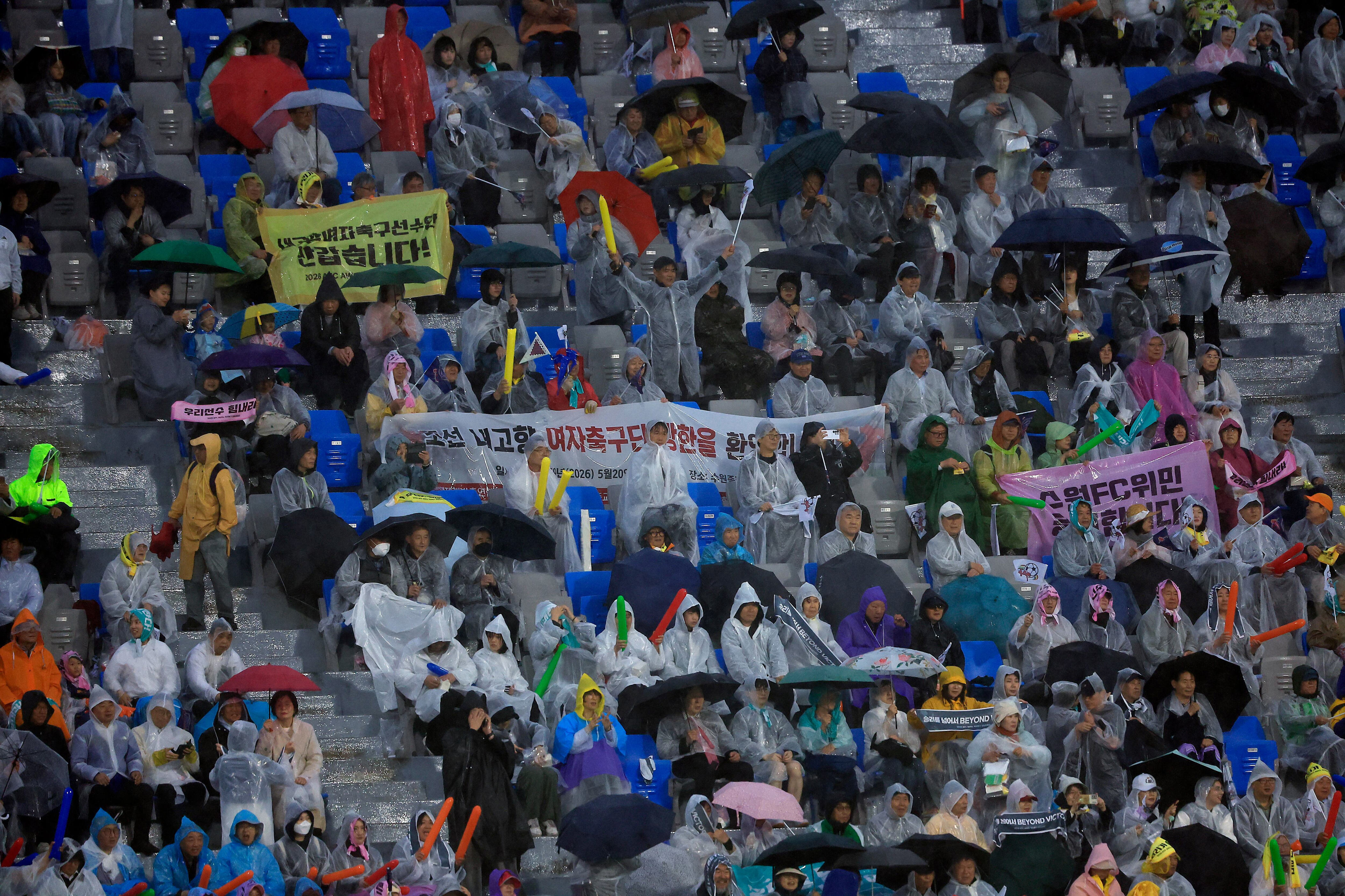 Suwon FC coach disappointed by pro-North cheering