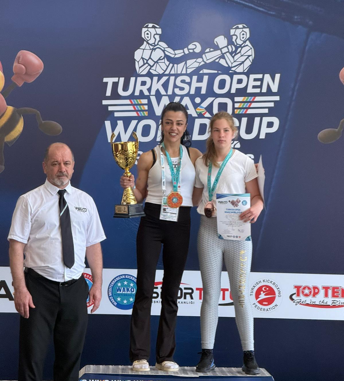 Bağcılar Belediyesi personeli Emine Arslan, kick boks Dünya Kupası ...