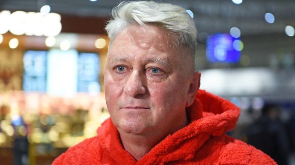 Nach Kopf-OP wieder fit: Ex-Dschungelcamper Hubert Fella darf Reha ...