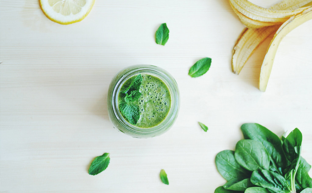 15 quick smoothies and breakfast drinks