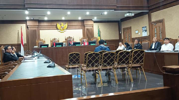 Staf Blueray ungkap 13 amplop untuk petinggi Bea Cukai