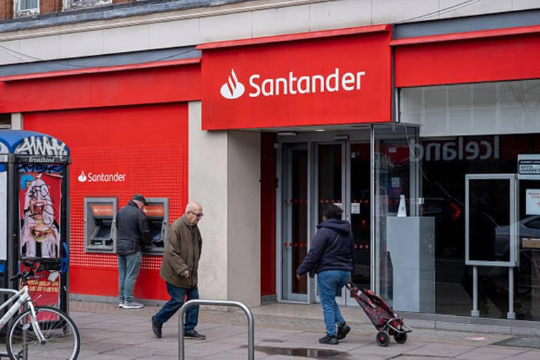 Santander confirms customers must act by Sunday or risk losing out on £ ...