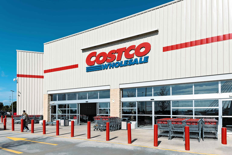 Costco just added a fan-favorite summer dessert to the food court menu