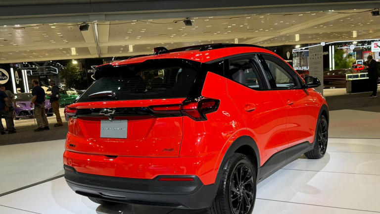 2027 Chevy Bolt's base price drops to $27,745 if you know where to shop