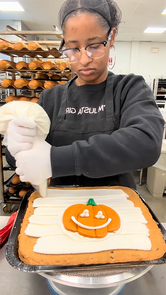 $11 Walmart cookie cake 👀