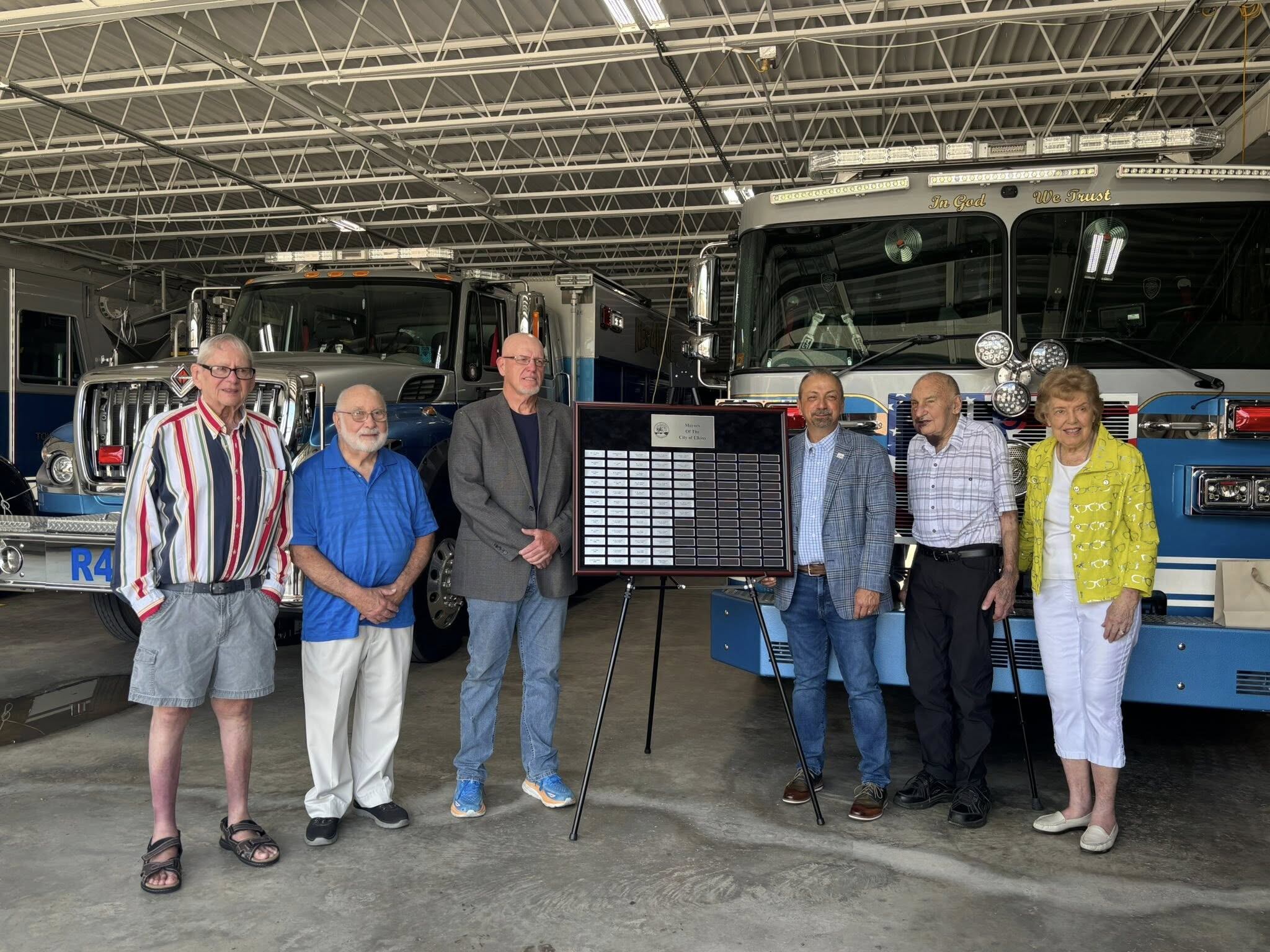 Mayor of Elkins, former mayors unveil new 'Mayors of Elkins' plaque