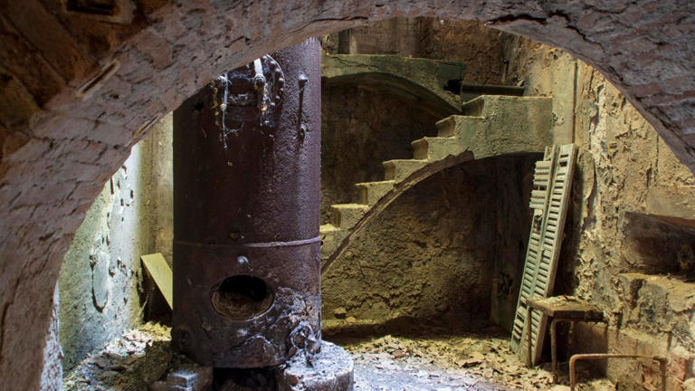Excavators just opened an Etruscan tomb sealed for 2,600 years — and ...