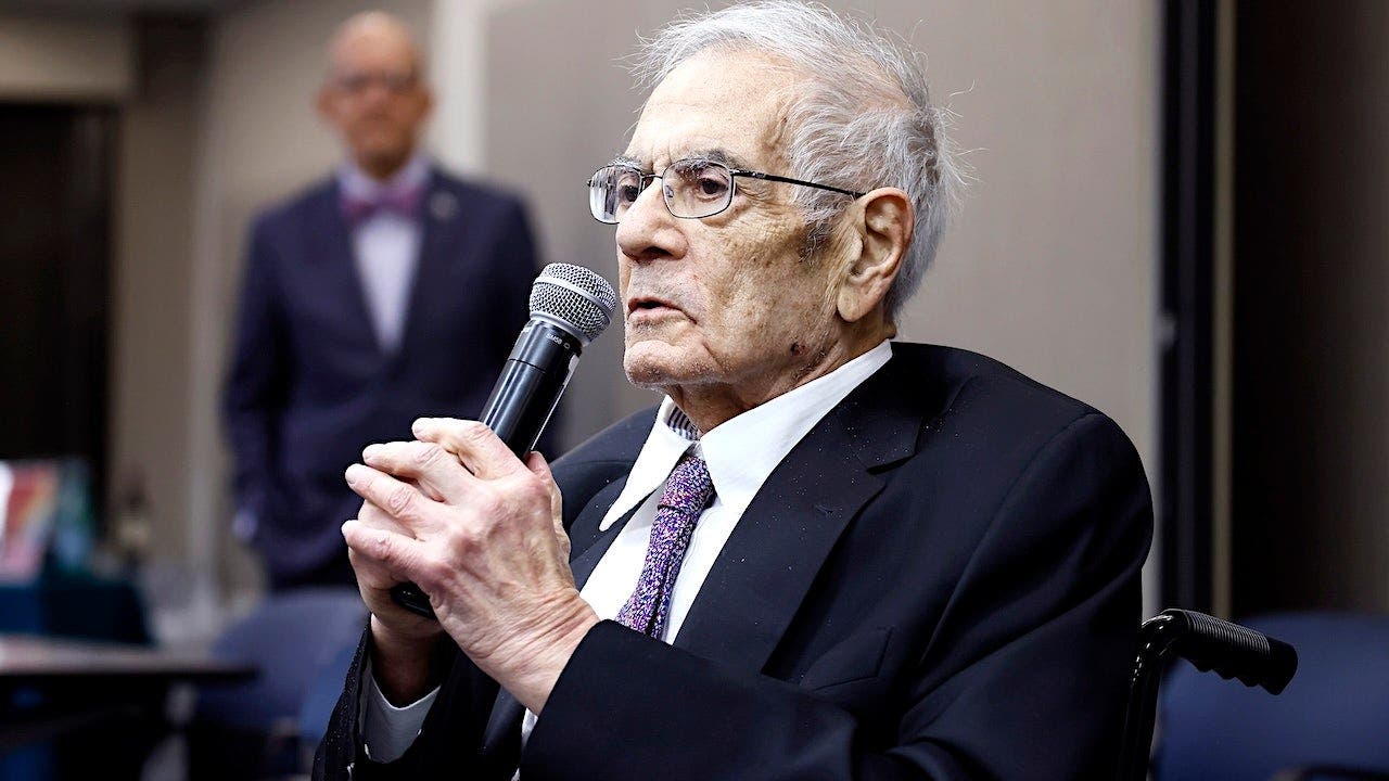 Fmr Dem Rep Barney Frank, sharp-tongued liberal trailblazer, Dodd-Frank ...
