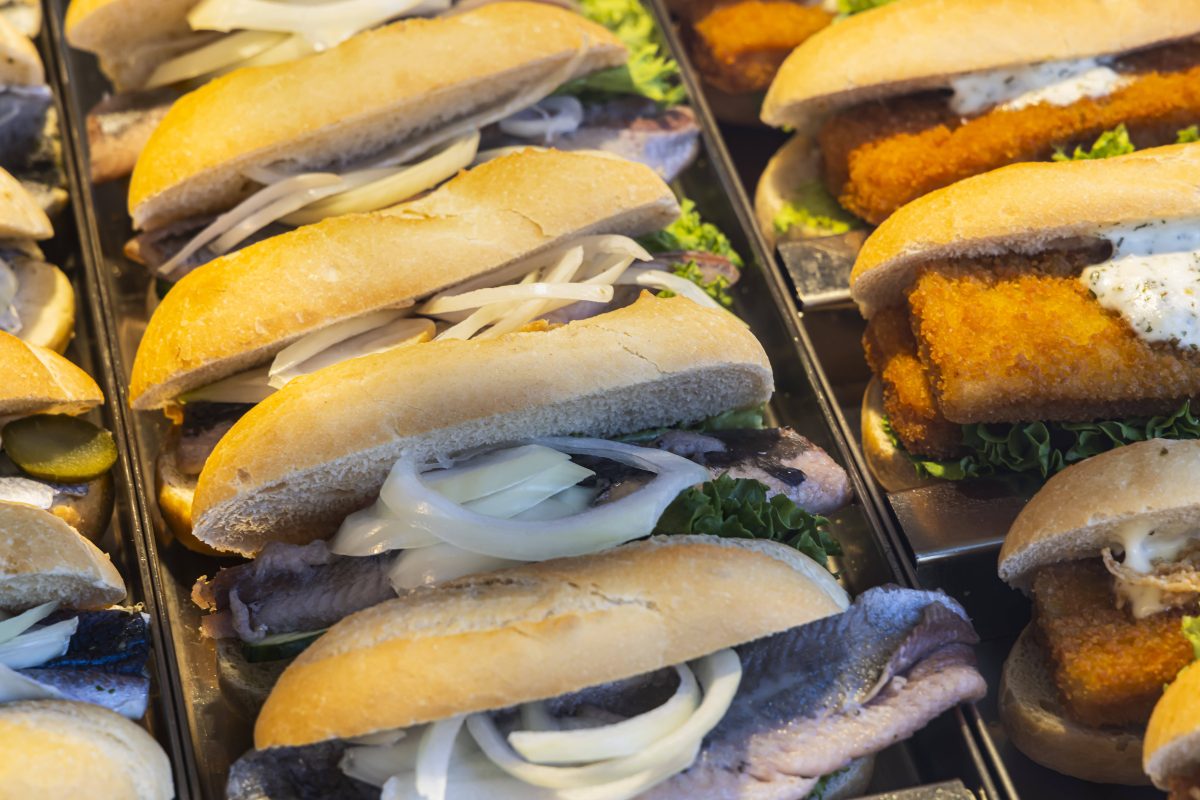 Klassiker zum stolzen Preis: So viel kosten Fischbrötchen in ...