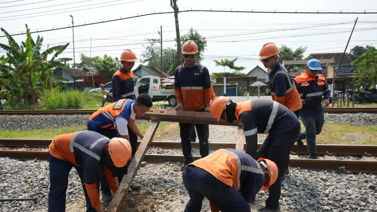 Demi keselamatan, KAI Daop 8 tutup 4 perlintasan liar di Bojonegoro dan ...