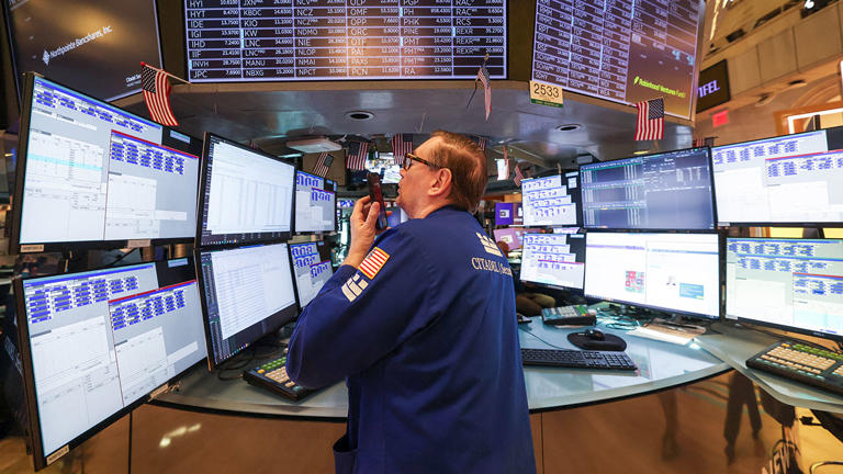 Top economist sounds alarm on America’s 40% recession risk, warns ...