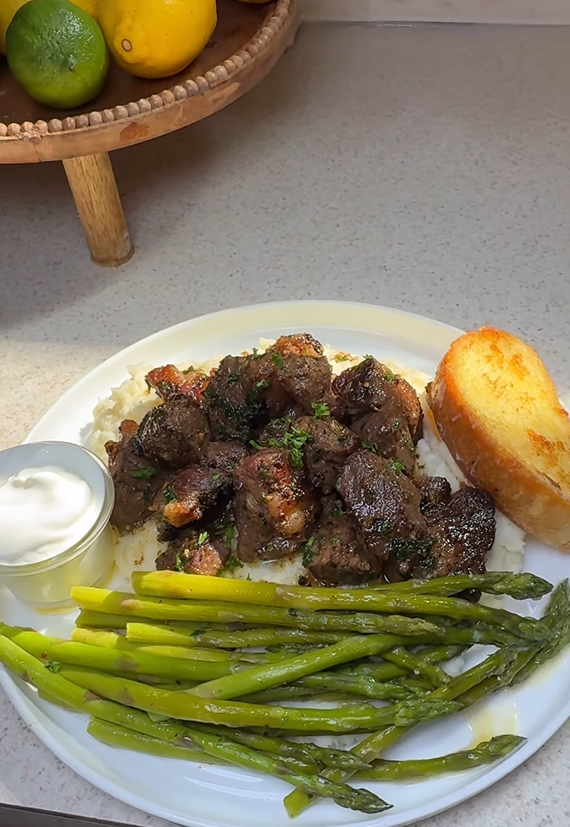 Garlic butter steak bites with creamy mashed potatoes | Steak night ...
