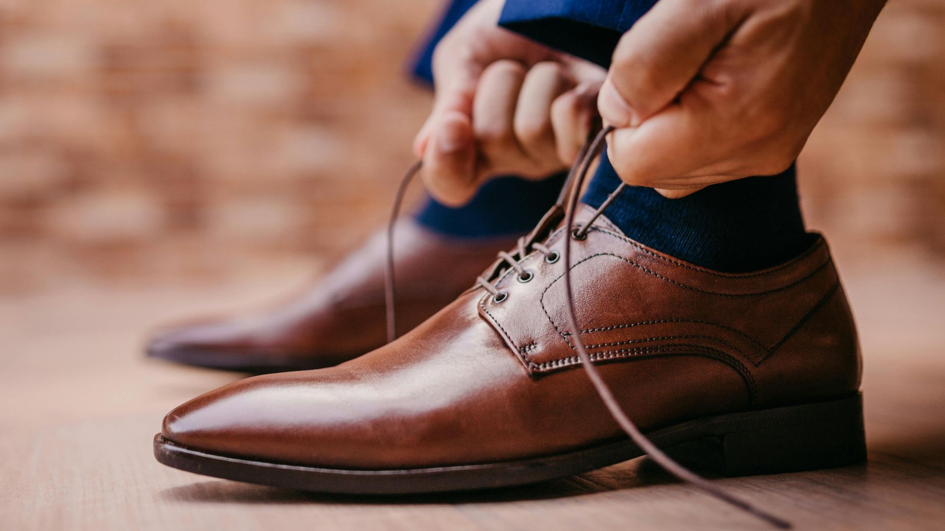 10 men's shoes women find classy & 10 they hate seeing