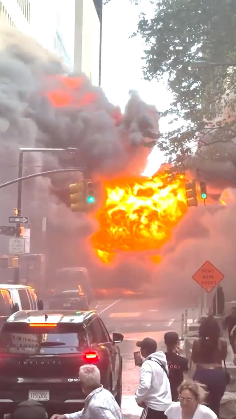 Insane video shows MTA car explode in huge NYC fireball near Wall ...