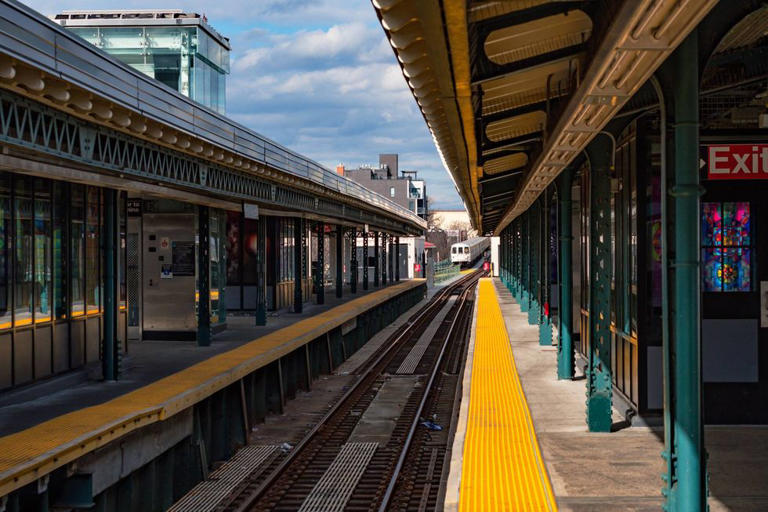 Man killed by Brooklyn subway train fell onto tracks during fight over ...