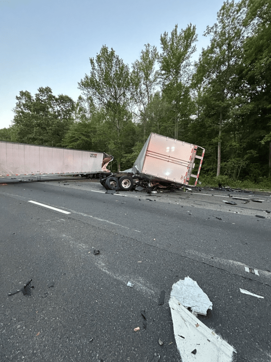 Driver killed in tractor-trailer crash on I-95 in Caroline
