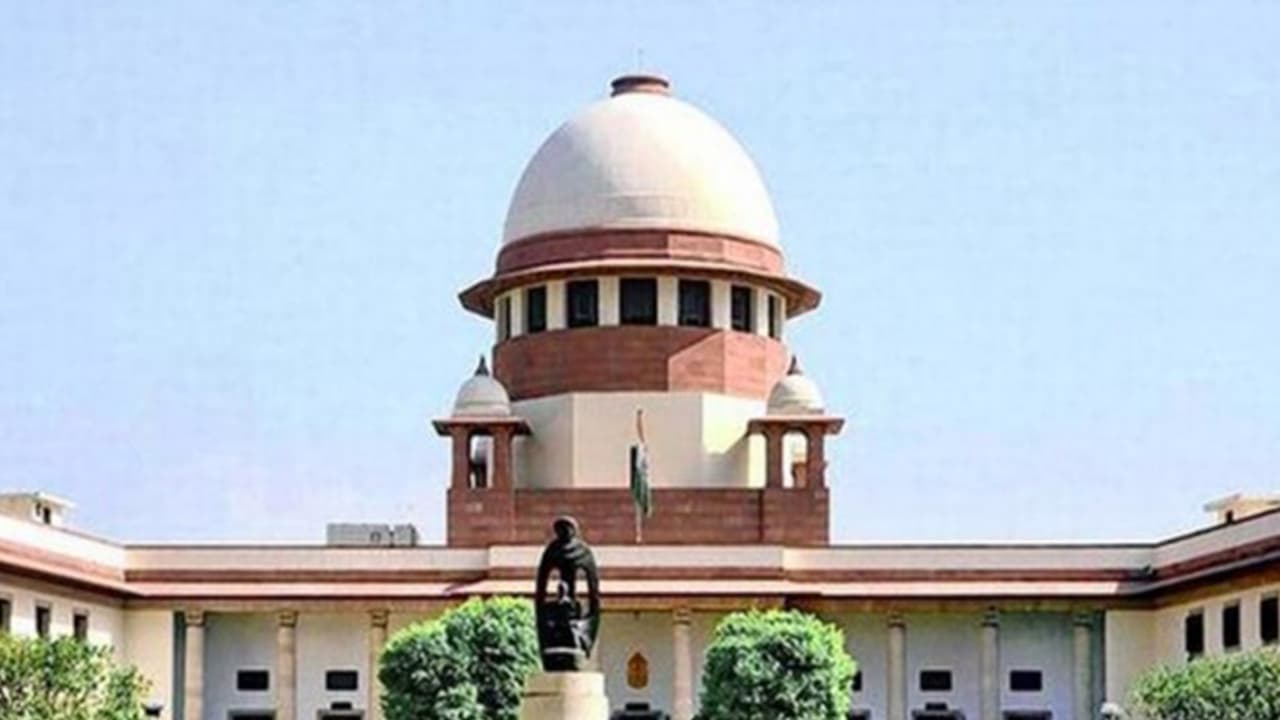 SC seeks Centre's response on 30% quota for women lawyers in panels
