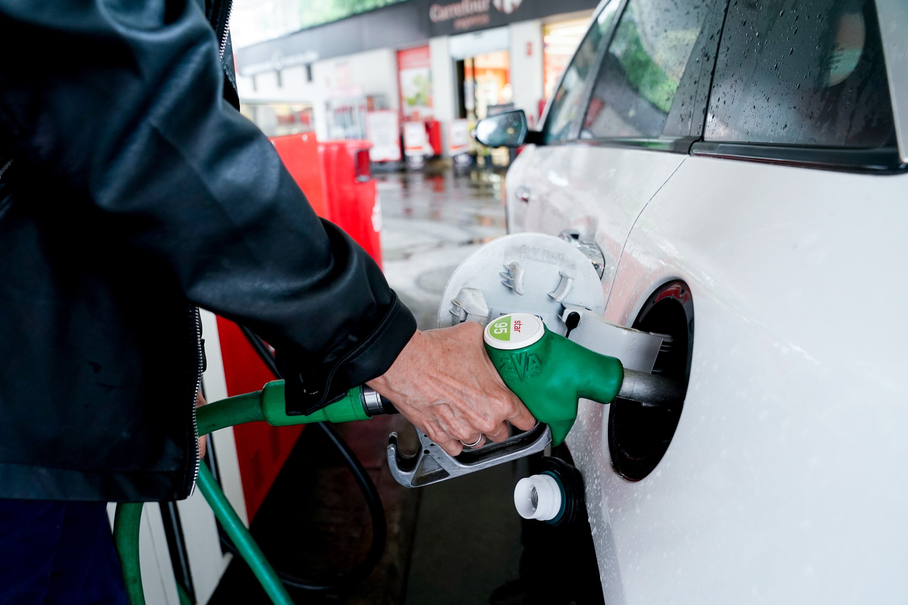 Revelan nuevo precio de la gasolina en CDMX; premium se acerca a los 29 ...
