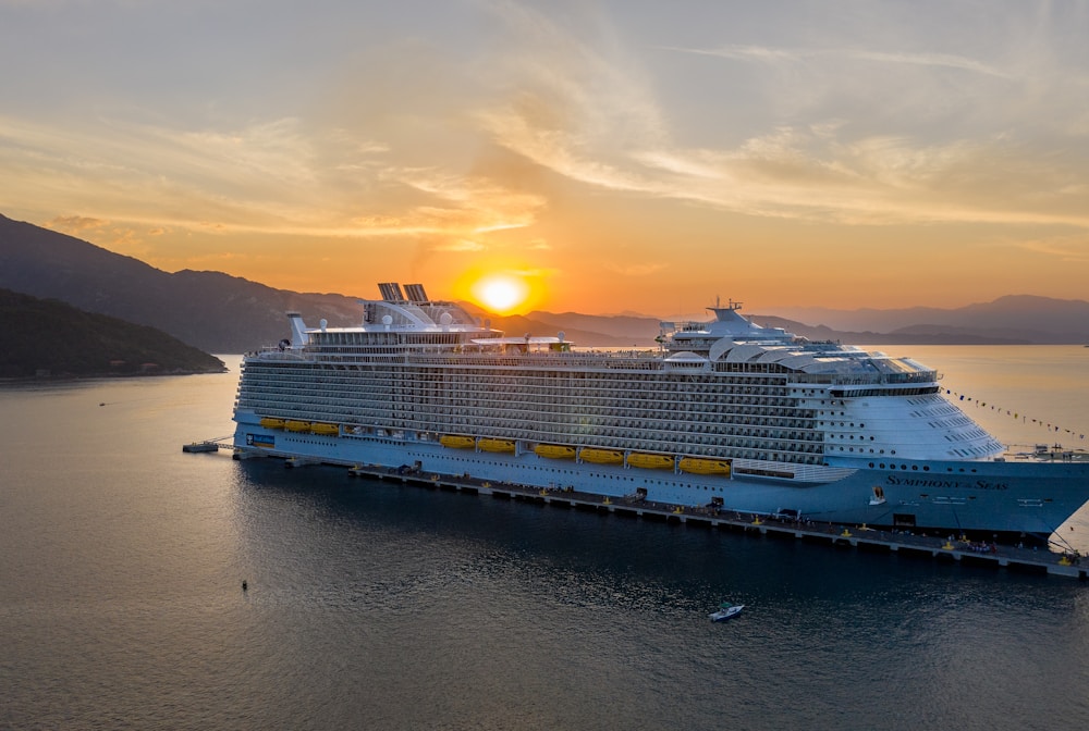 17 best cruise ships for kids vs best ships for teens