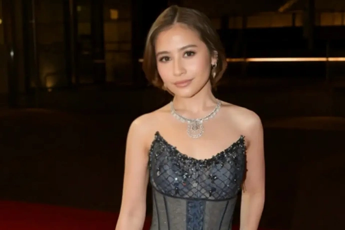 Kesan glamor dengan dress korset, Prilly Latuconsina curi perhatian di ...