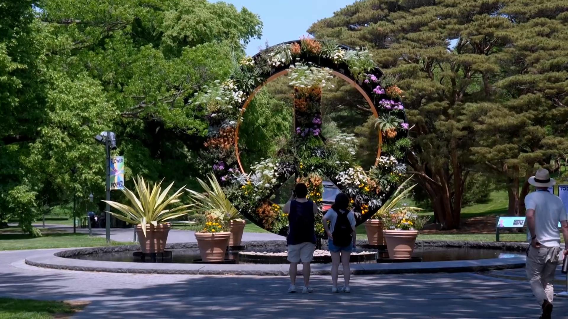 Flower power exhibit at NYC Botanic Garden explores psychedelic era ...
