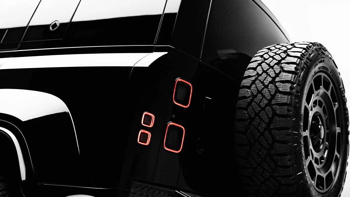 635 HP, 4.4L twin-turbo V8, 553 lb-ft, 6D dynamics suspension: The ...
