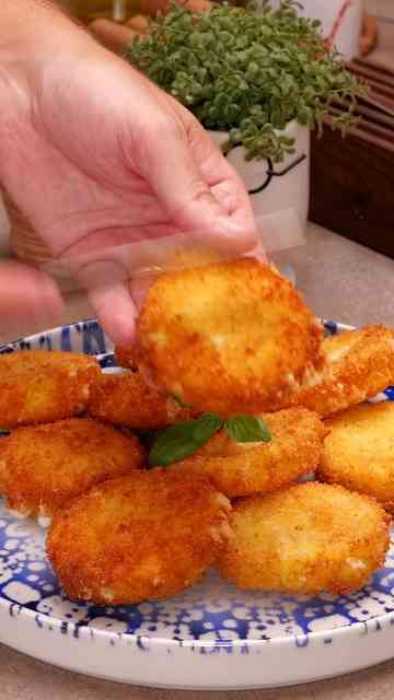 Formaggio fritto filantissimo con panko